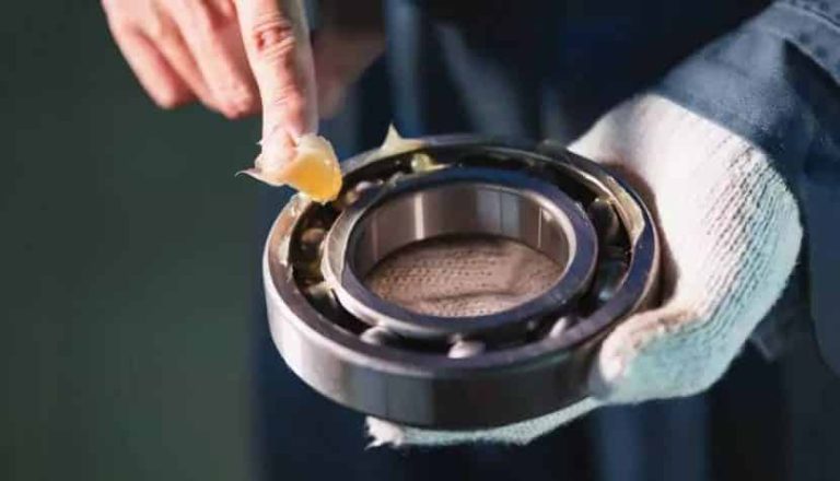 Grease 101 PART 3: Grease Lubricant Additives and Greasing Methods ...